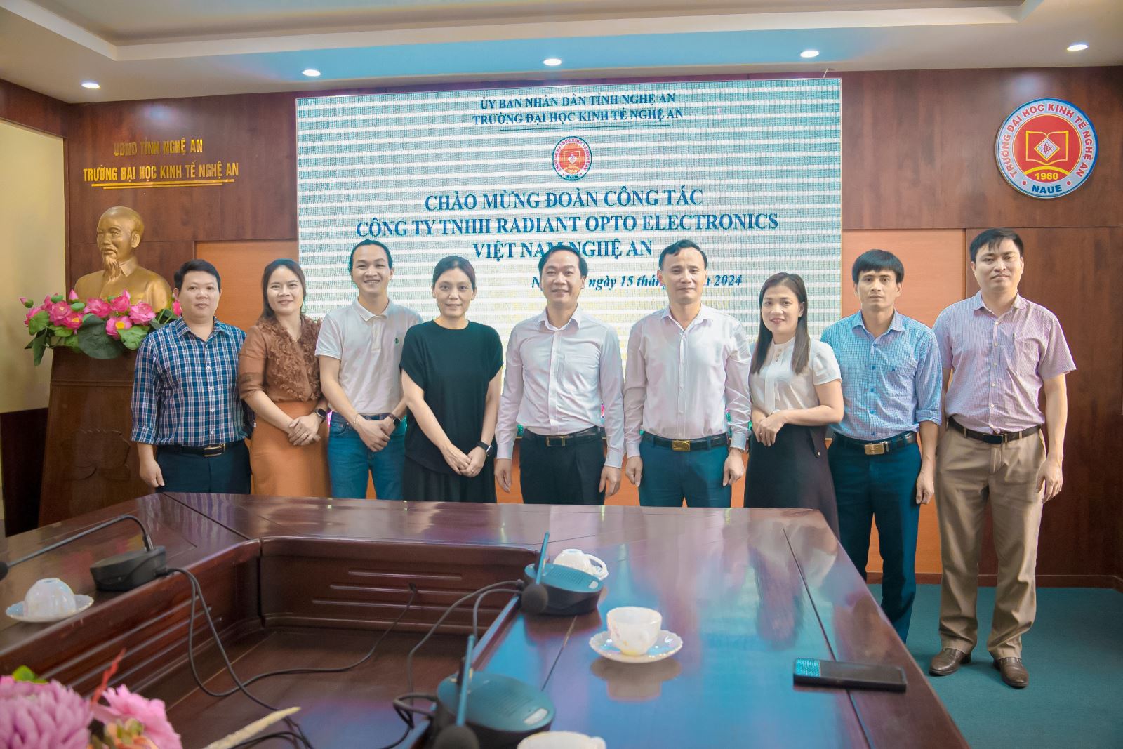Công ty Radiant Opto Electronics Việt Nam Nghệ An phỏng vấn cấp học ...